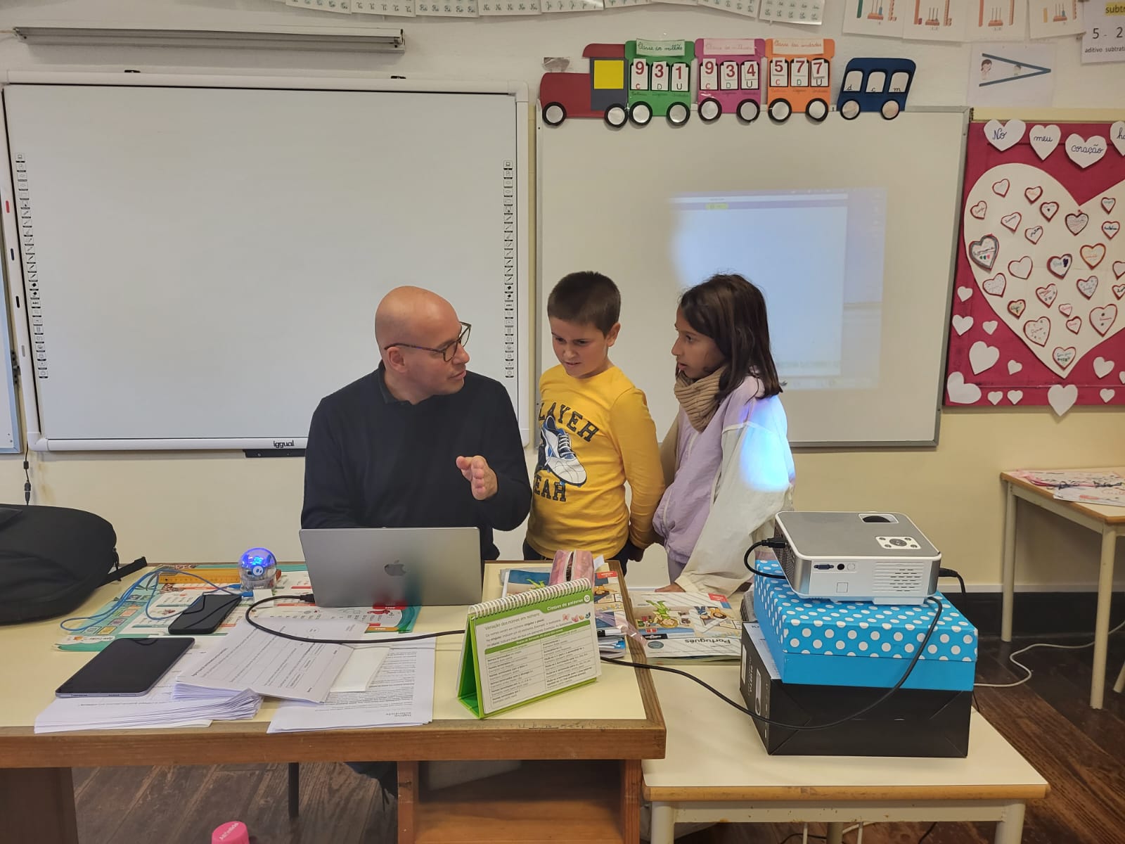 Nuno Nunes returns to his primary school under the “Cientista Regressa ...